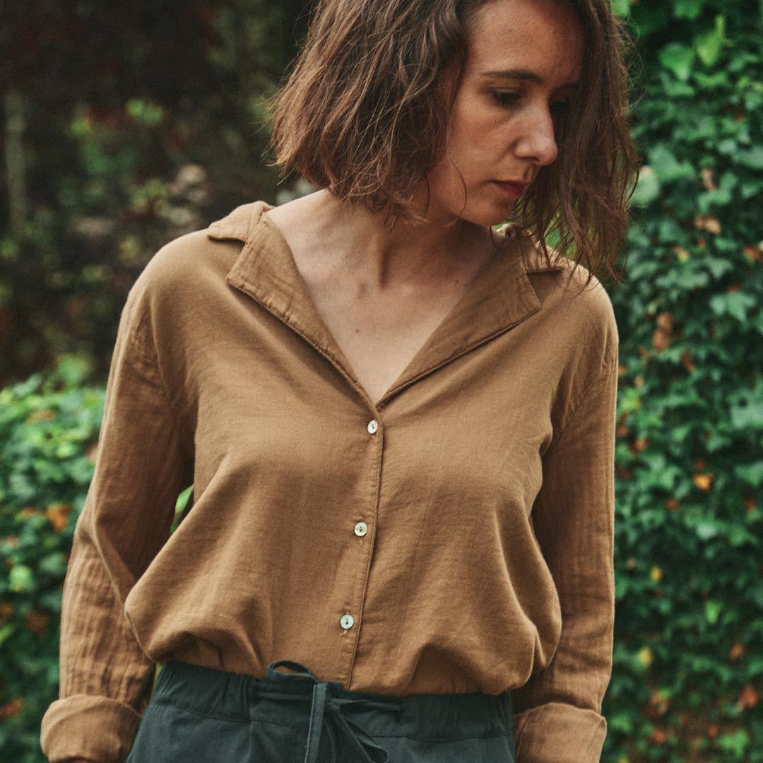 Damen Bluse DATTE von Poudre Organic aus Bio-Baumwolle in toffee | Lila ...