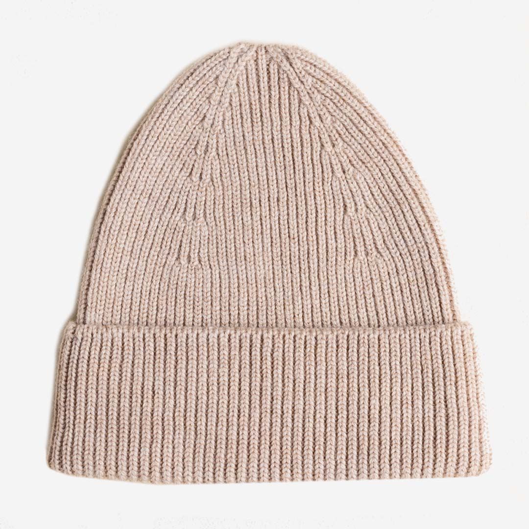Beanie Mütze Fonzie von Hvid aus Merinowolle in sand | Lila Lämmchen ...